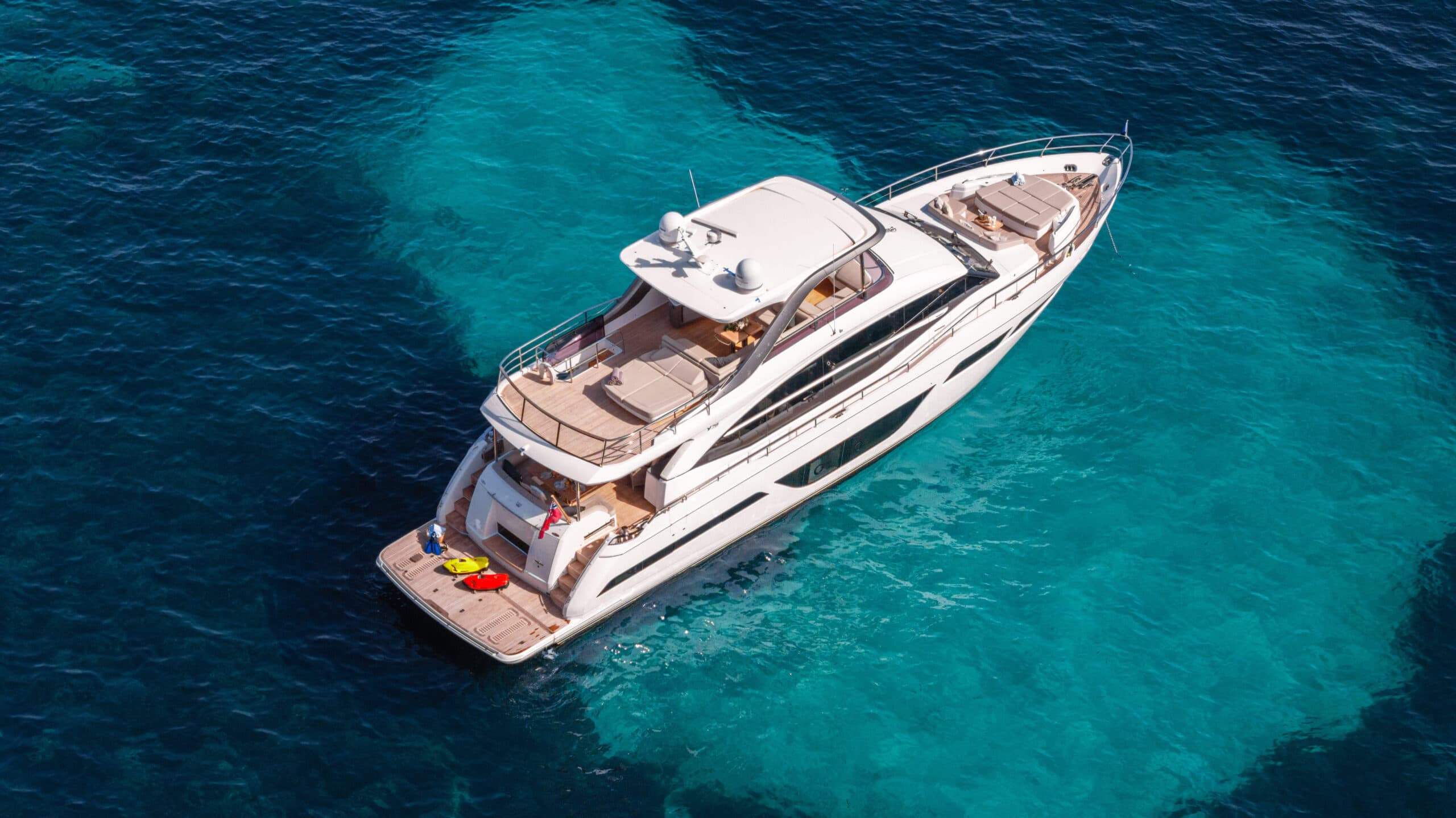 Yacht MIO BARCO, Princess | CHARTERWORLD Luxury Superyacht Charters